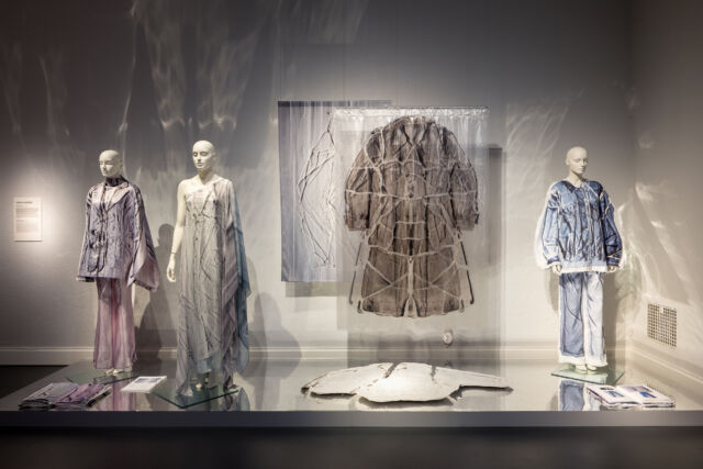 Nordiskt mode nu: Stickat och tryck - Röhsska museet